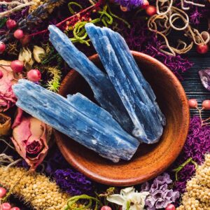 Kyanite - The Crystal of Integrated Awareness - Moon Omens