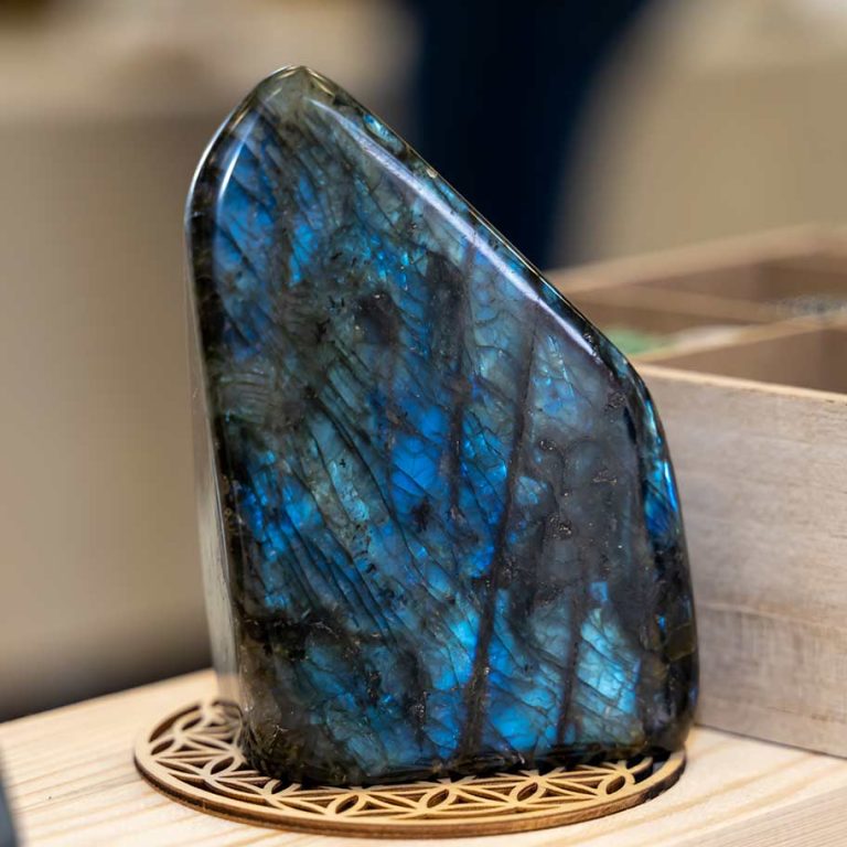 Labradorite - The Crystal of Magical Vision - Moon Omens